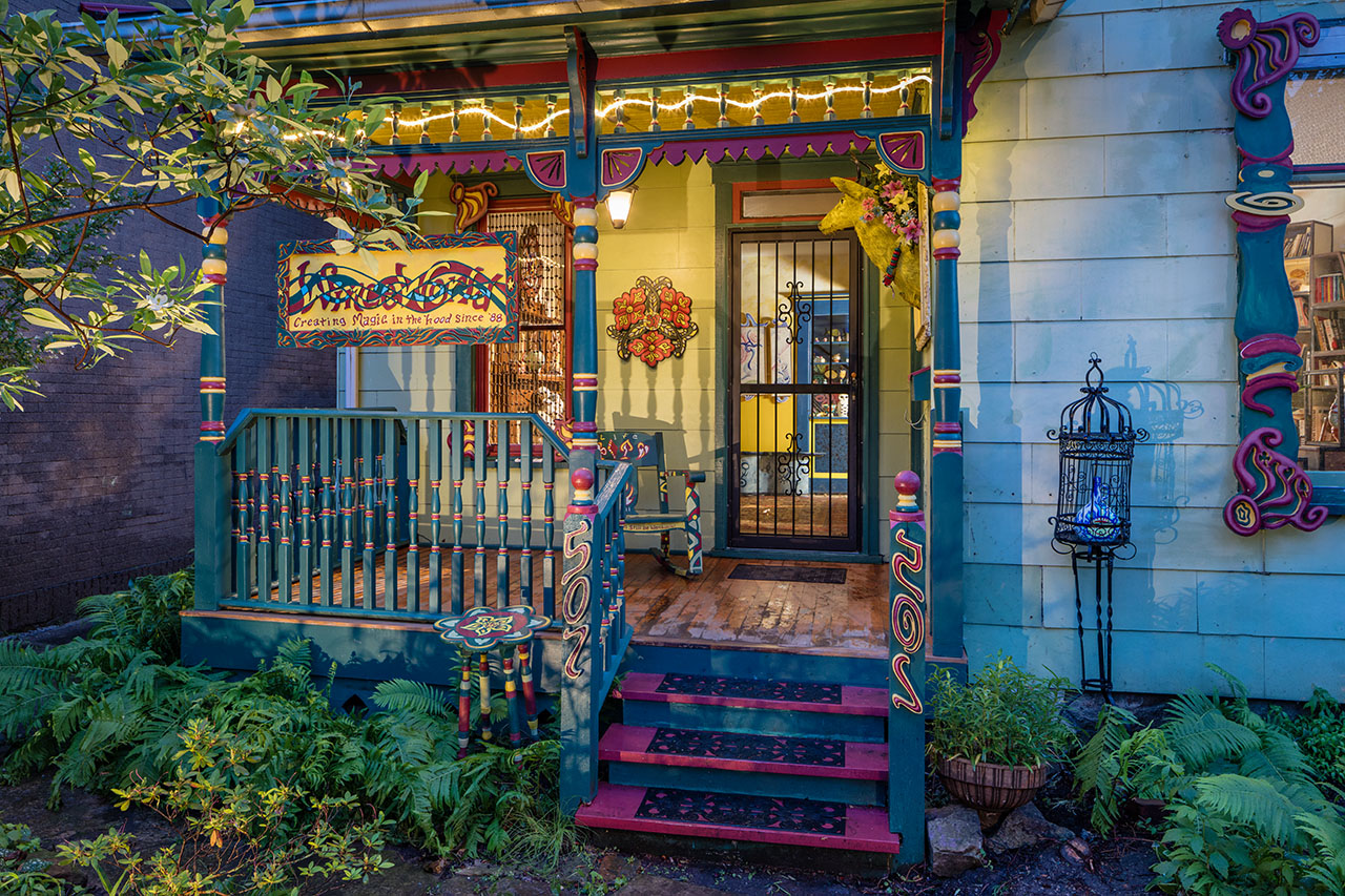 WinceWorld | SPACES Archives